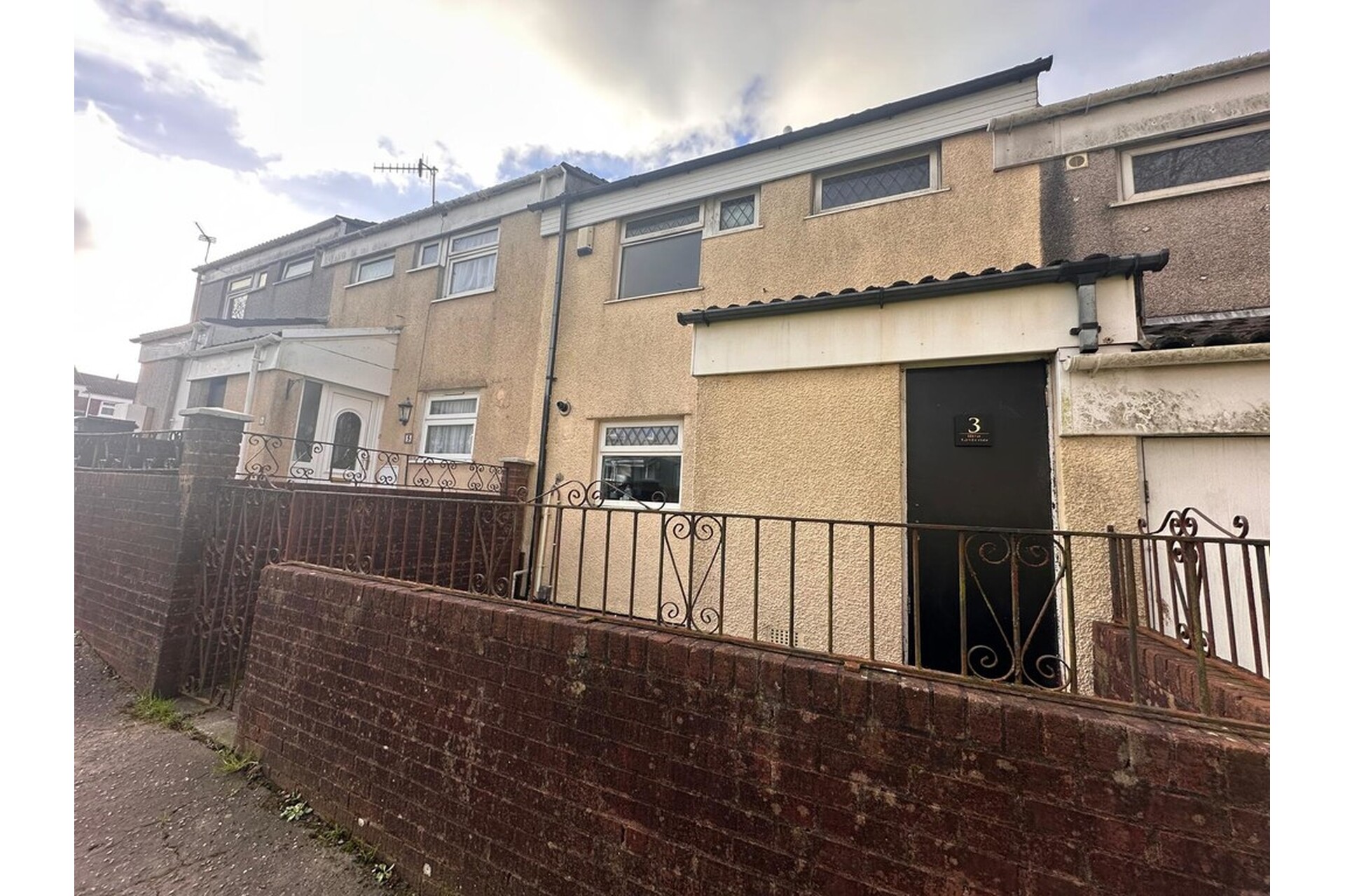 White & Jones Estate Agents Swansea | Properties For Sale, To Let Swansea